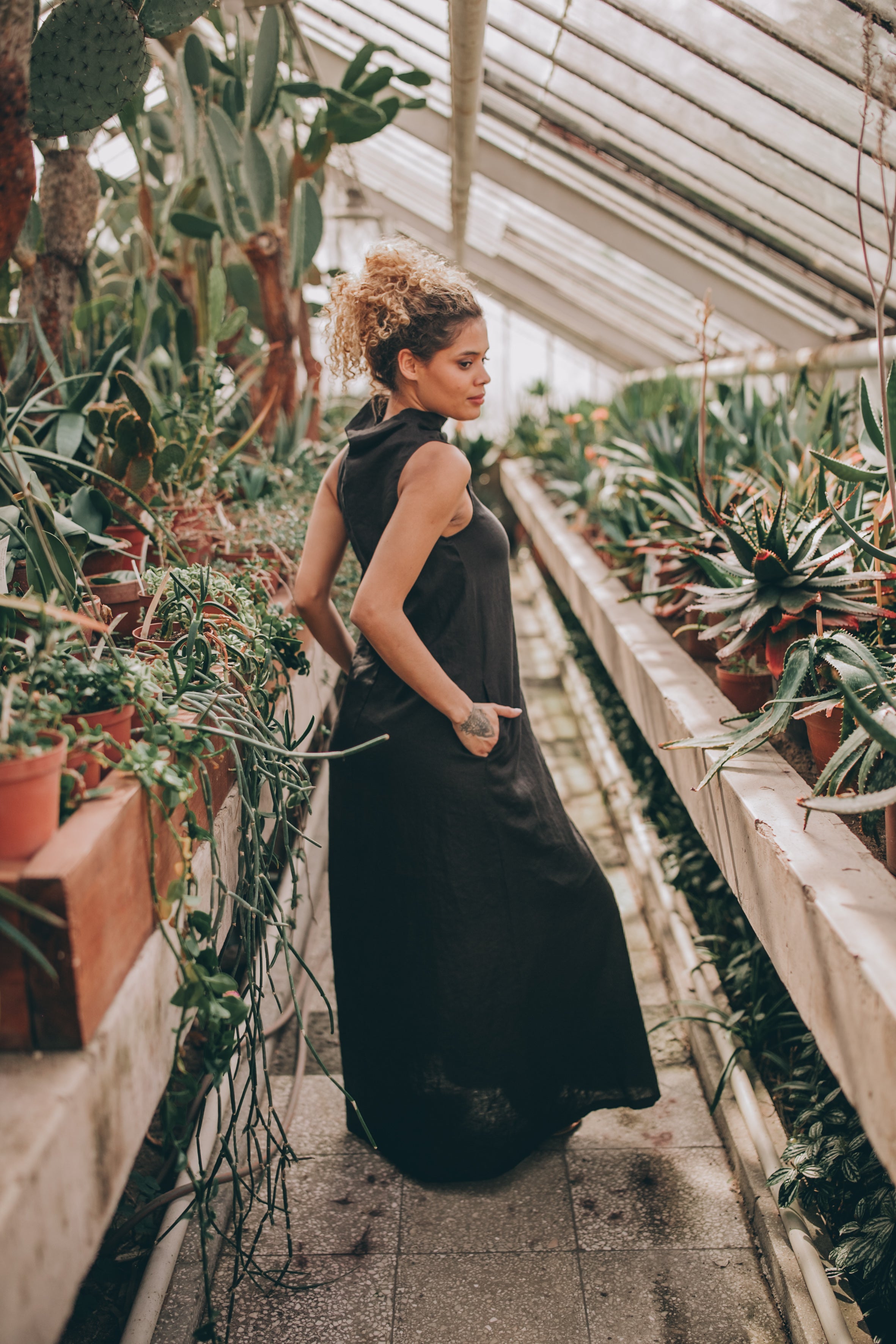 Minimalist Linen Maxi Dress - Effortless Elegance & Comfort ...